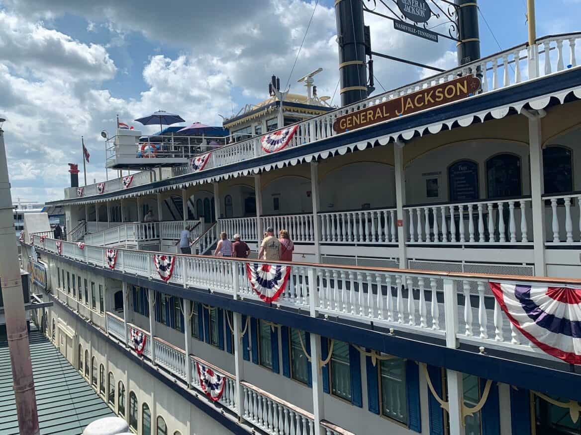 General Jackson Showboat - Gray Line Tennessee